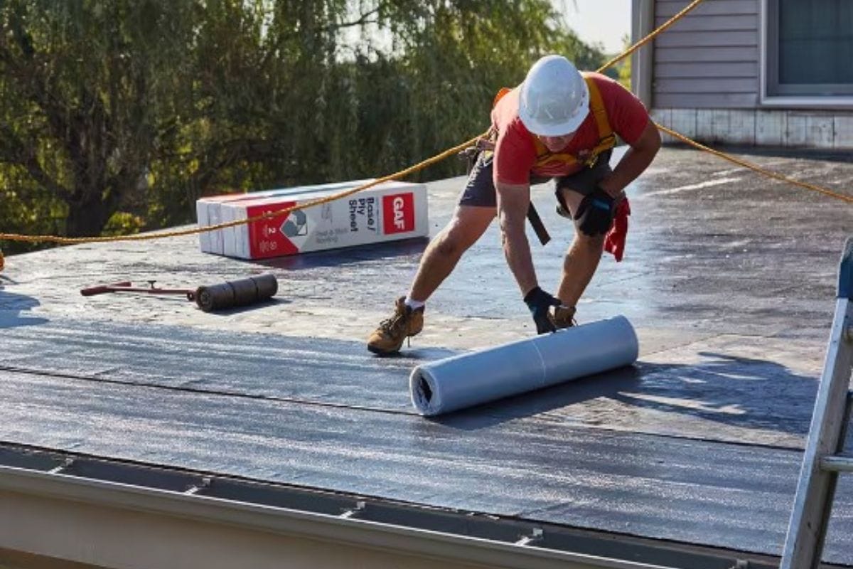 Why Michigan Business Owners Prefer Modified Bitumen Roofs